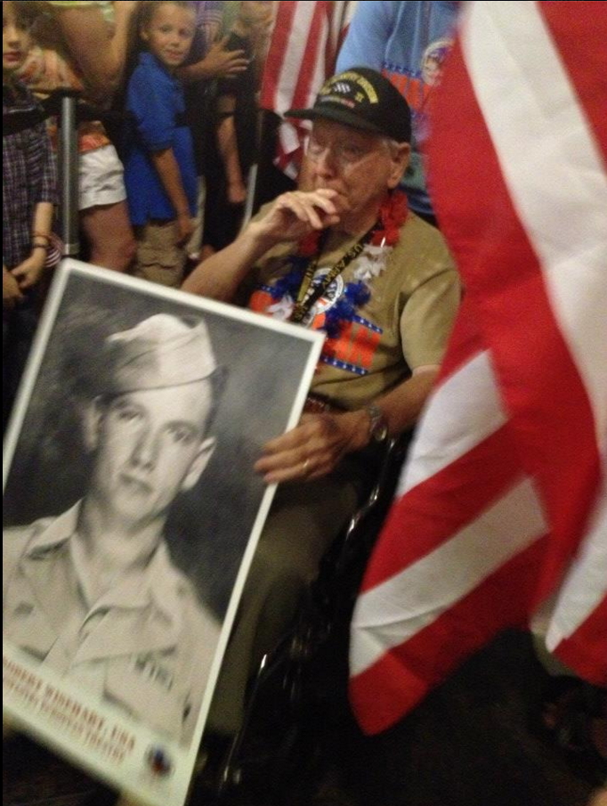 This Photo Will Melt Your Heart. Happy Veterans’ Day! – Chicks On The Right
