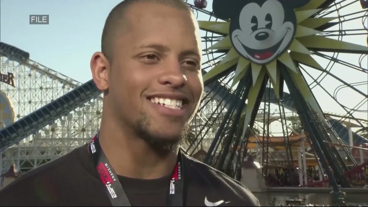 Hero Football Coach Tackles Would-Be Gunman – Chicks On The Right