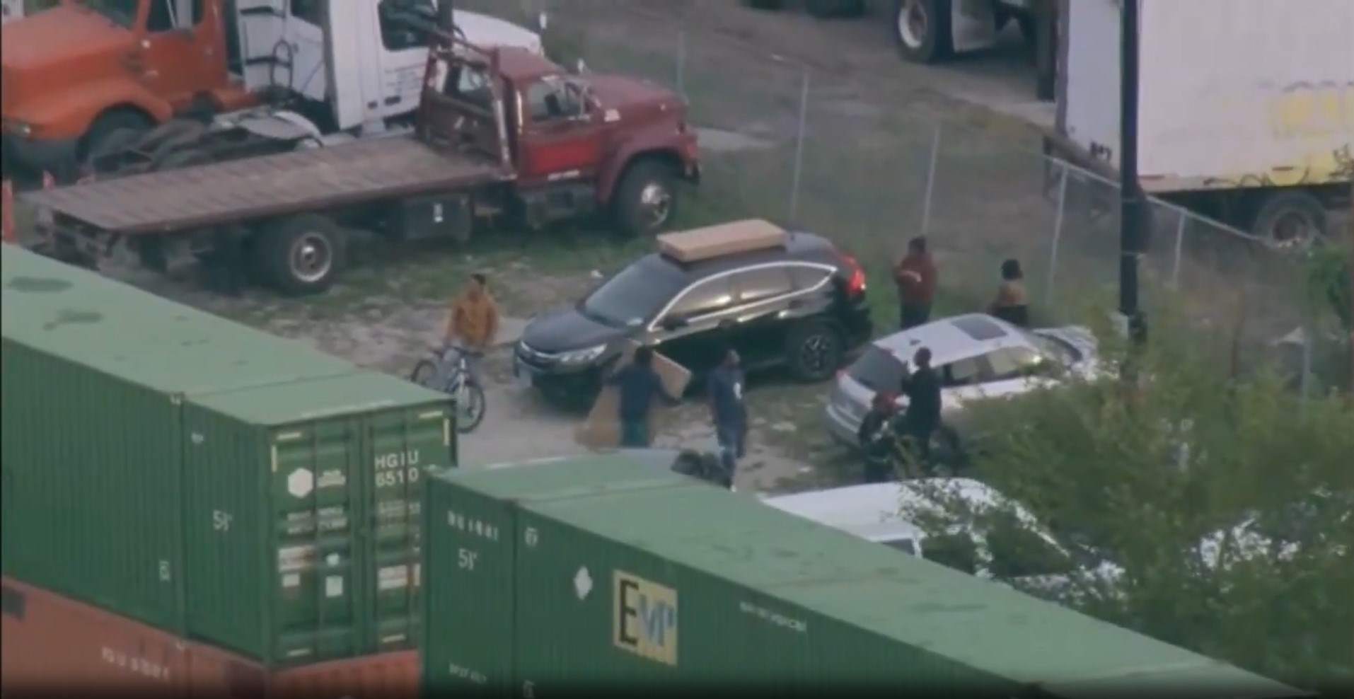 Crazy Train: Mob Loots Freight Train in Chicago for Funnsies – Chicks ...